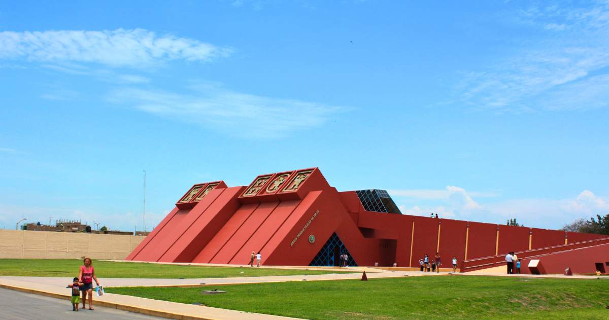SIPAN ROYAL TOMBS TOUR